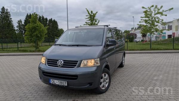 Zils Volkswagen Caravelle 2006 Rīga, ar dzinēja tilpumu 2.50 L un nobraukumu 360 tūkst. km par 4850 €, foto 1 vietnē AUTOMOTO.COM.LV