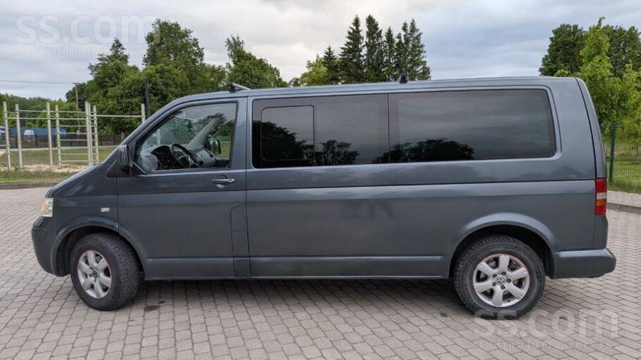 Blue Volkswagen Caravelle 2006 in Riga, with an engine capacity of 2.50 L and mileage of 360 thousand km for 4850 €, photo 3 on AUTOMOTO.COM.LV