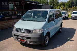 Zils Volkswagen Caravelle 2006 Rīga, ar dzinēja tilpumu 2.50 L un nobraukumu 0 tūkst. km par 6450 €, foto  vietnē AUTOMOTO.COM.LV