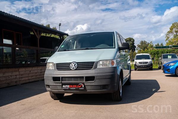 Blue Volkswagen Caravelle 2006 in Riga, with an engine capacity of 2.50 L and mileage of 0 thousand km for 6450 €, photo 4 on AUTOMOTO.COM.LV