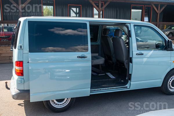 Blue Volkswagen Caravelle 2006 in Riga, with an engine capacity of 2.50 L and mileage of 0 thousand km for 6450 €, photo 10 on AUTOMOTO.COM.LV