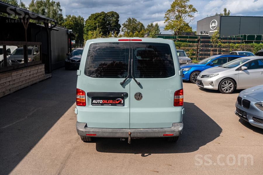 Zils Volkswagen Caravelle 2006 Rīga, ar dzinēja tilpumu 2.50 L un nobraukumu 0 tūkst. km par 6450 €, foto 13 vietnē AUTOMOTO.COM.LV