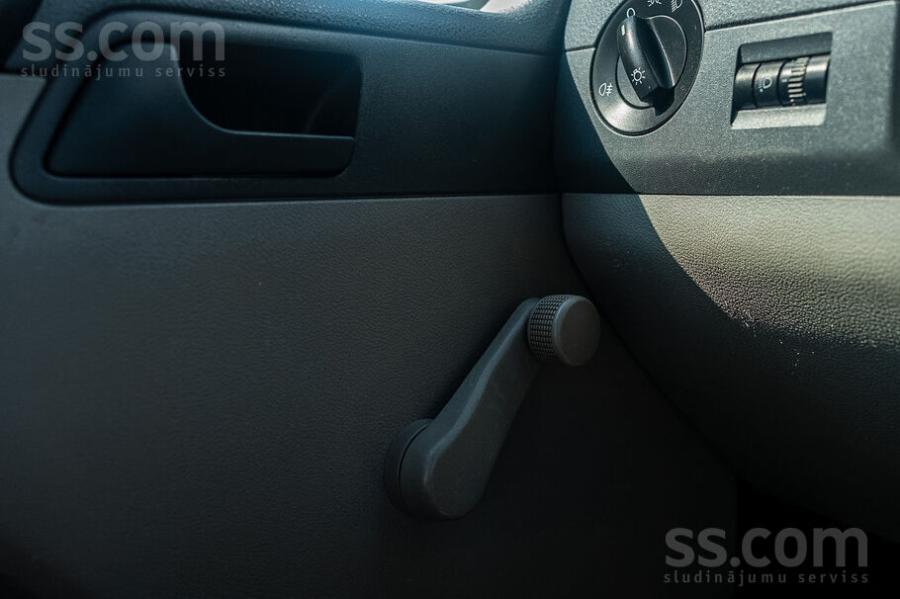 Zils Volkswagen Caravelle 2006 Rīga, ar dzinēja tilpumu 2.50 L un nobraukumu 0 tūkst. km par 6450 €, foto 19 vietnē AUTOMOTO.COM.LV