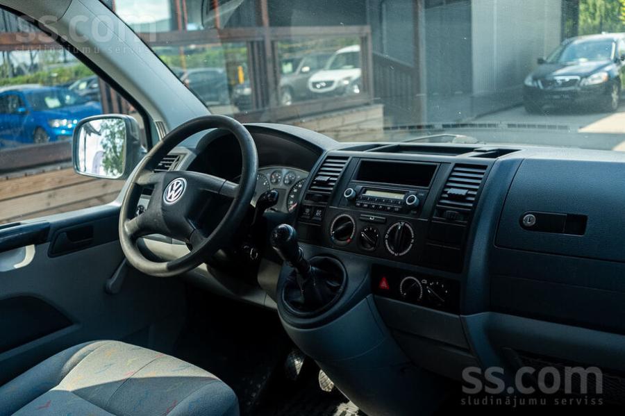 Zils Volkswagen Caravelle 2006 Rīga, ar dzinēja tilpumu 2.50 L un nobraukumu 0 tūkst. km par 6450 €, foto 26 vietnē AUTOMOTO.COM.LV