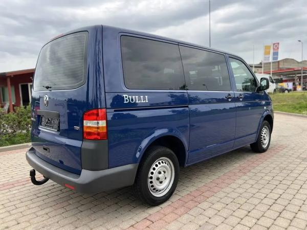 Zils Volkswagen Caravelle 2007 Cēsis, ar dzinēja tilpumu 1.90 L un nobraukumu 290 tūkst. km par 7999 €, foto 3 vietnē AUTOMOTO.COM.LV