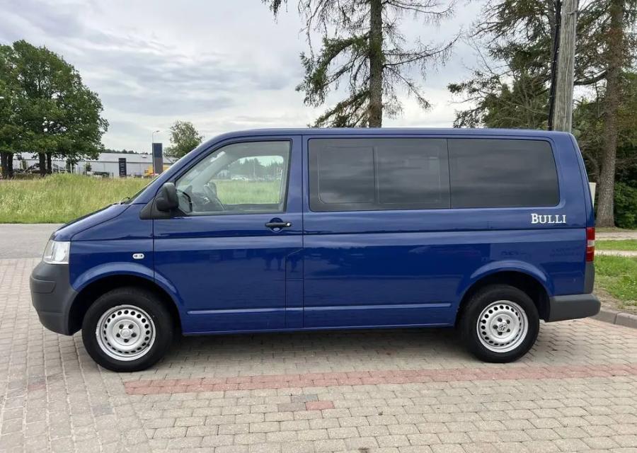 Zils Volkswagen Caravelle 2007 Cēsis, ar dzinēja tilpumu 1.90 L un nobraukumu 290 tūkst. km par 7999 €, foto 8 vietnē AUTOMOTO.COM.LV