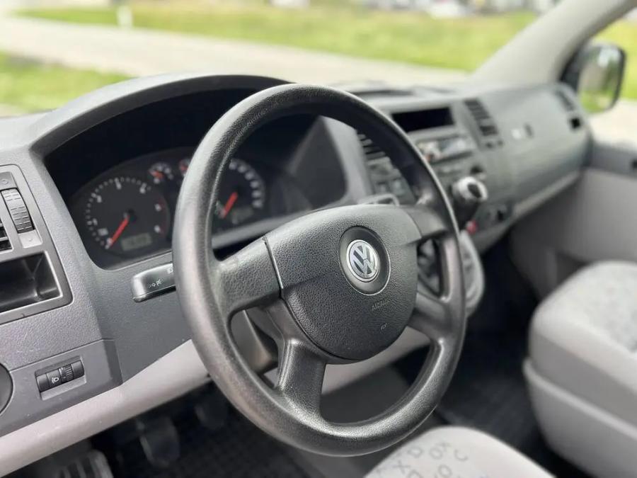 Zils Volkswagen Caravelle 2007 Cēsis, ar dzinēja tilpumu 1.90 L un nobraukumu 290 tūkst. km par 7999 €, foto 11 vietnē AUTOMOTO.COM.LV