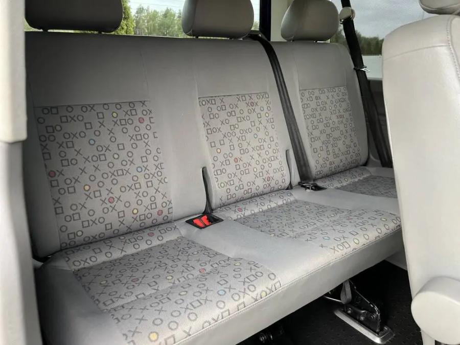 Zils Volkswagen Caravelle 2007 Cēsis, ar dzinēja tilpumu 1.90 L un nobraukumu 290 tūkst. km par 7999 €, foto 15 vietnē AUTOMOTO.COM.LV