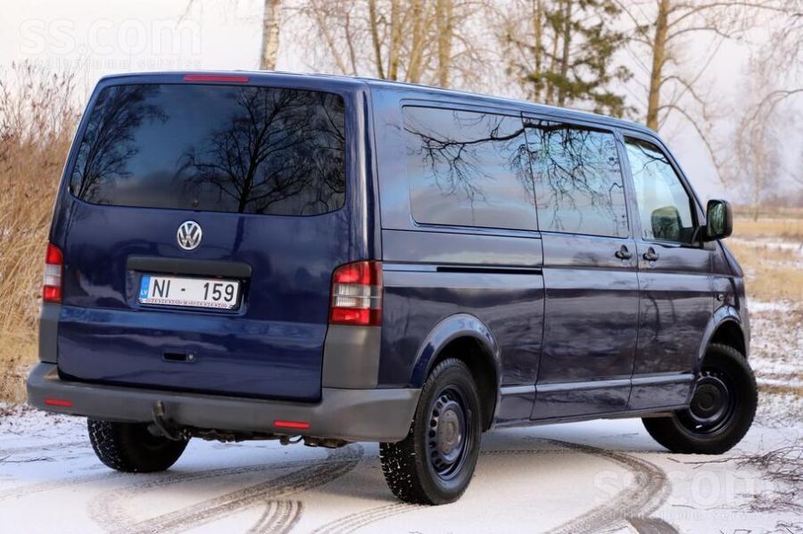 Zils Volkswagen Caravelle 2007 Tukums, ar dzinēja tilpumu 2.50 L un nobraukumu 355 tūkst. km par 6250 €, foto 3 vietnē AUTOMOTO.COM.LV