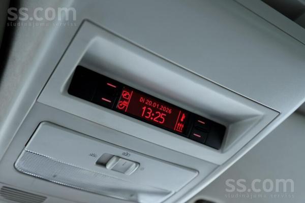 Zils Volkswagen Caravelle 2007 Tukums, ar dzinēja tilpumu 2.50 L un nobraukumu 355 tūkst. km par 6250 €, foto 6 vietnē AUTOMOTO.COM.LV