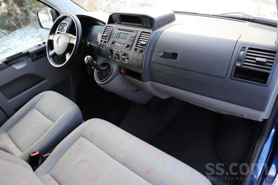 Zils Volkswagen Caravelle 2007 Tukums, ar dzinēja tilpumu 2.50 L un nobraukumu 355 tūkst. km par 6250 €, foto 8 vietnē AUTOMOTO.COM.LV