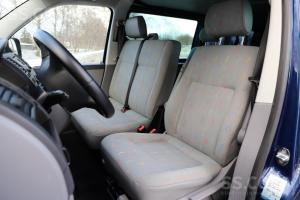 Zils Volkswagen Caravelle 2007 Tukums, ar dzinēja tilpumu 2.50 L un nobraukumu 355 tūkst. km par 6250 €, foto 9 vietnē AUTOMOTO.COM.LV