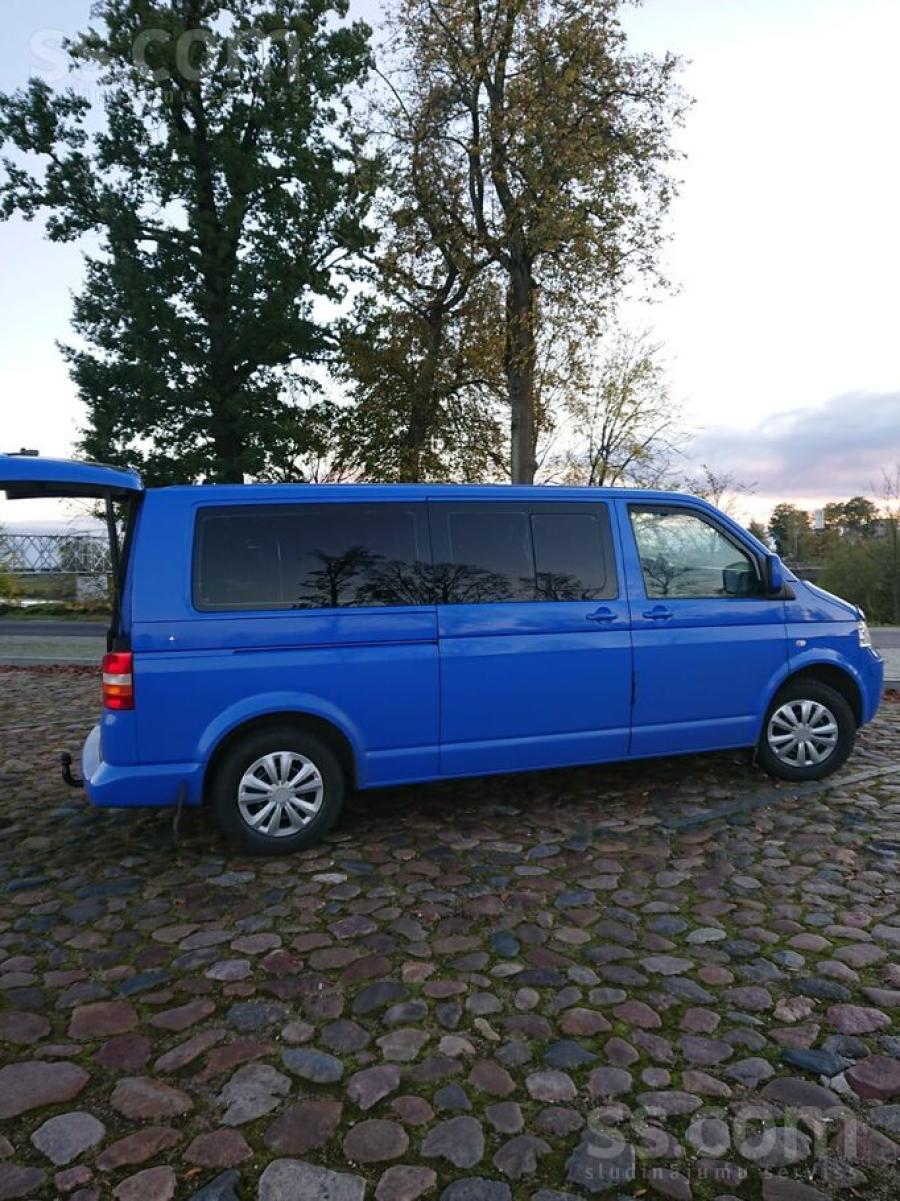 Blue Volkswagen Caravelle 2008 in Daugavpils, with an engine capacity of 2.50 L and mileage of 246 thousand km for 7100 €, photo 2 on AUTOMOTO.COM.LV