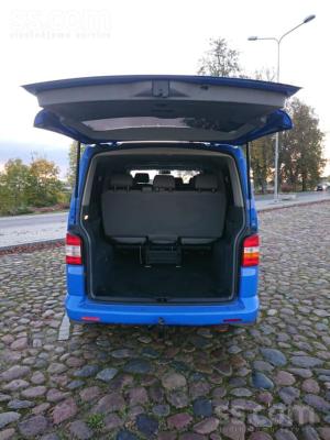 Blue Volkswagen Caravelle 2008 in Daugavpils, with an engine capacity of 2.50 L and mileage of 246 thousand km for 7100 €, photo 4 on AUTOMOTO.COM.LV
