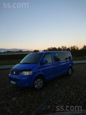 Blue Volkswagen Caravelle 2008 in Daugavpils, with an engine capacity of 2.50 L and mileage of 246 thousand km for 7100 €, photo 5 on AUTOMOTO.COM.LV