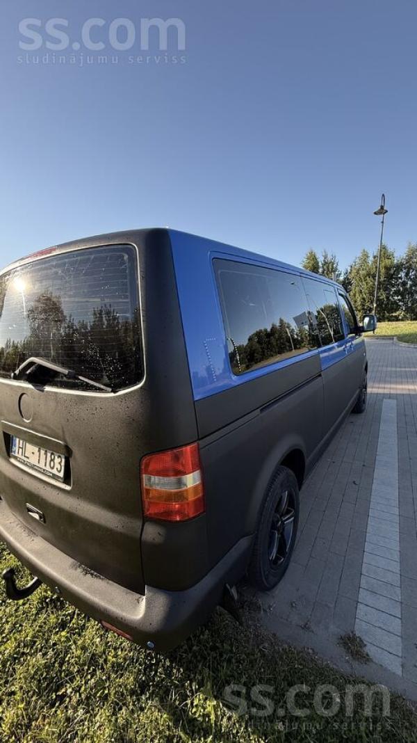Blue Volkswagen Caravelle 2008 in Daugavpils, with an engine capacity of 2.50 L and mileage of 248 thousand km for 5000 €, photo 3 on AUTOMOTO.COM.LV
