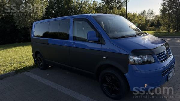 Blue Volkswagen Caravelle 2008 in Daugavpils, with an engine capacity of 2.50 L and mileage of 248 thousand km for 5000 €, photo 5 on AUTOMOTO.COM.LV