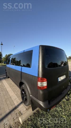 Blue Volkswagen Caravelle 2008 in Daugavpils, with an engine capacity of 2.50 L and mileage of 248 thousand km for 5000 €, photo 7 on AUTOMOTO.COM.LV