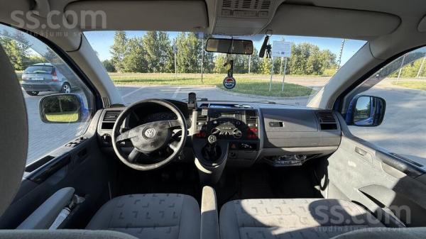 Blue Volkswagen Caravelle 2008 in Daugavpils, with an engine capacity of 2.50 L and mileage of 248 thousand km for 5000 €, photo 10 on AUTOMOTO.COM.LV