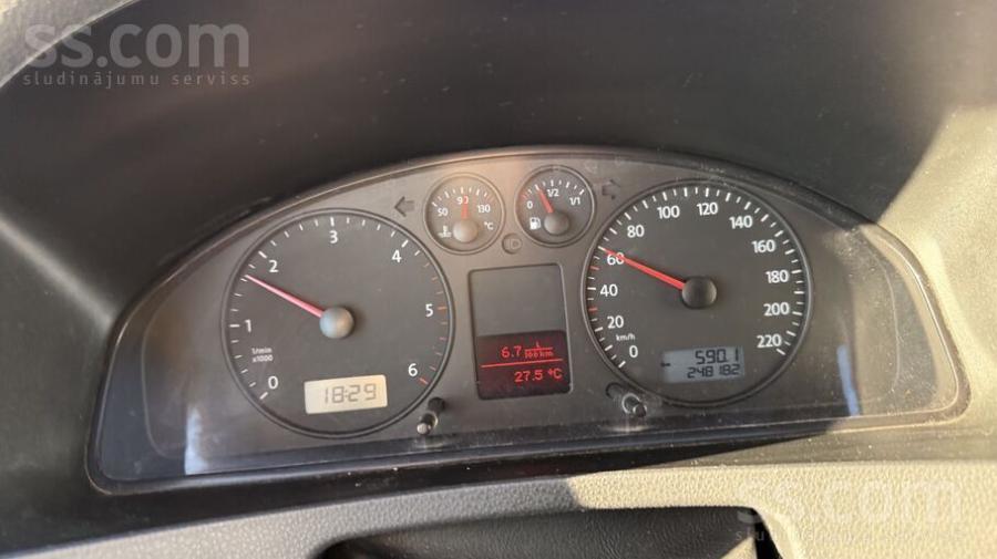 Blue Volkswagen Caravelle 2008 in Daugavpils, with an engine capacity of 2.50 L and mileage of 248 thousand km for 5000 €, photo 12 on AUTOMOTO.COM.LV