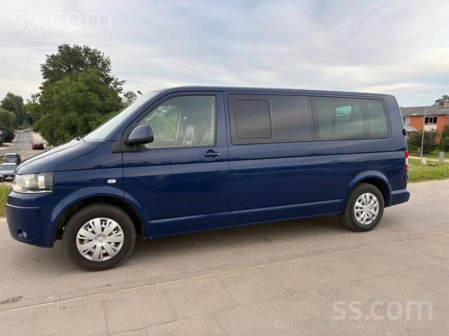 Zils Volkswagen Caravelle 2011 Rīga, ar dzinēja tilpumu 2.00 L un nobraukumu 500 tūkst. km par 3600 €, foto 3 vietnē AUTOMOTO.COM.LV