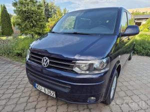 Zils Volkswagen Caravelle 2013 Daugavpils, ar dzinēja tilpumu 2.00 L un nobraukumu 499 tūkst. km par 10300 €, foto  vietnē AUTOMOTO.COM.LV