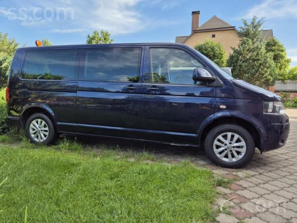 Zils Volkswagen Caravelle 2013 Daugavpils, ar dzinēja tilpumu 2.00 L un nobraukumu 499 tūkst. km par 10300 €, foto 4 vietnē AUTOMOTO.COM.LV