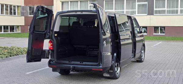 Zils Volkswagen Caravelle 2015 Rīga, ar dzinēja tilpumu 2.00 L un nobraukumu 370 tūkst. km par 18300 €, foto 8 vietnē AUTOMOTO.COM.LV