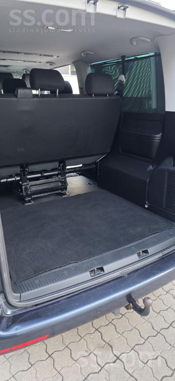 Zils Volkswagen Caravelle 2015 Rīga, ar dzinēja tilpumu 2.00 L un nobraukumu 370 tūkst. km par 18300 €, foto 9 vietnē AUTOMOTO.COM.LV
