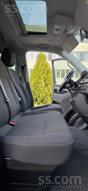 Zils Volkswagen Caravelle 2015 Rīga, ar dzinēja tilpumu 2.00 L un nobraukumu 370 tūkst. km par 18300 €, foto 17 vietnē AUTOMOTO.COM.LV