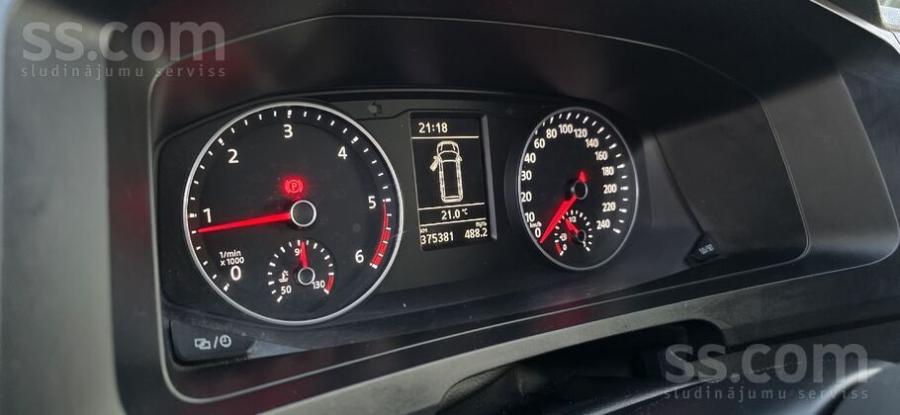 Zils Volkswagen Caravelle 2015 Rīga, ar dzinēja tilpumu 2.00 L un nobraukumu 370 tūkst. km par 18300 €, foto 21 vietnē AUTOMOTO.COM.LV