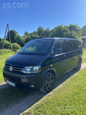 Zils Volkswagen Caravelle 2015 Ventspils, ar dzinēja tilpumu 2.00 L un nobraukumu 324 tūkst. km par 8000 €, foto  vietnē AUTOMOTO.COM.LV