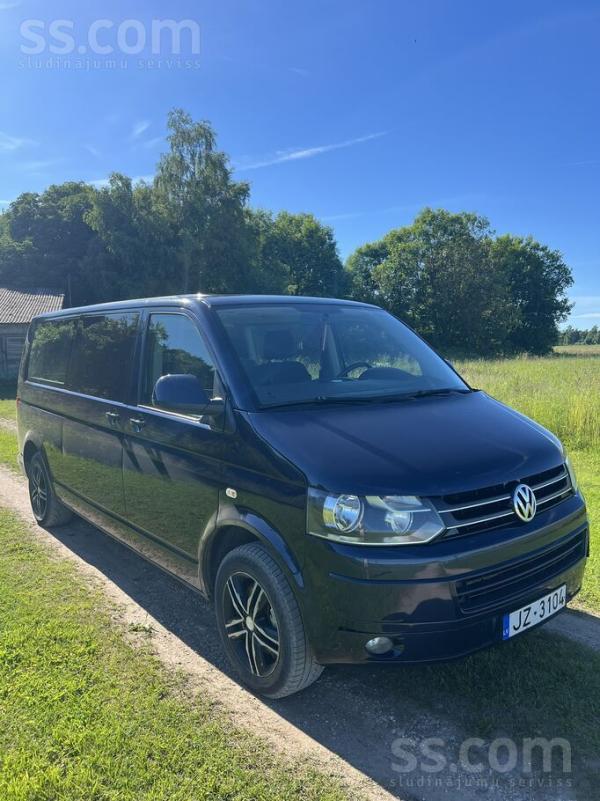 Blue Volkswagen Caravelle 2015 in Ventspils, with an engine capacity of 2.00 L and mileage of 324 thousand km for 8000 €, photo 3 on AUTOMOTO.COM.LV