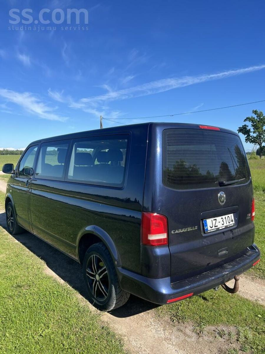 Zils Volkswagen Caravelle 2015 Ventspils, ar dzinēja tilpumu 2.00 L un nobraukumu 324 tūkst. km par 8000 €, foto 5 vietnē AUTOMOTO.COM.LV