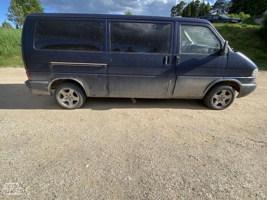 Blue Volkswagen Caravelle 1997 in Vilnius, with an engine capacity of 2.50 L and mileage of 377 thousand km for 2300 €, photo 4 on AUTOMOTO.COM.LV