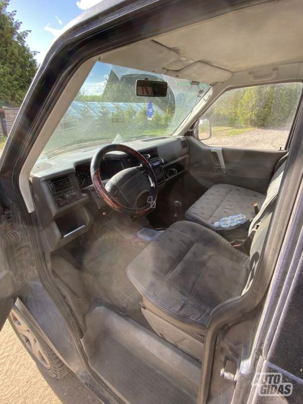 Zils Volkswagen Caravelle 1997 Viļņa, ar dzinēja tilpumu 2.50 L un nobraukumu 377 tūkst. km par 2300 €, foto 7 vietnē AUTOMOTO.COM.LV