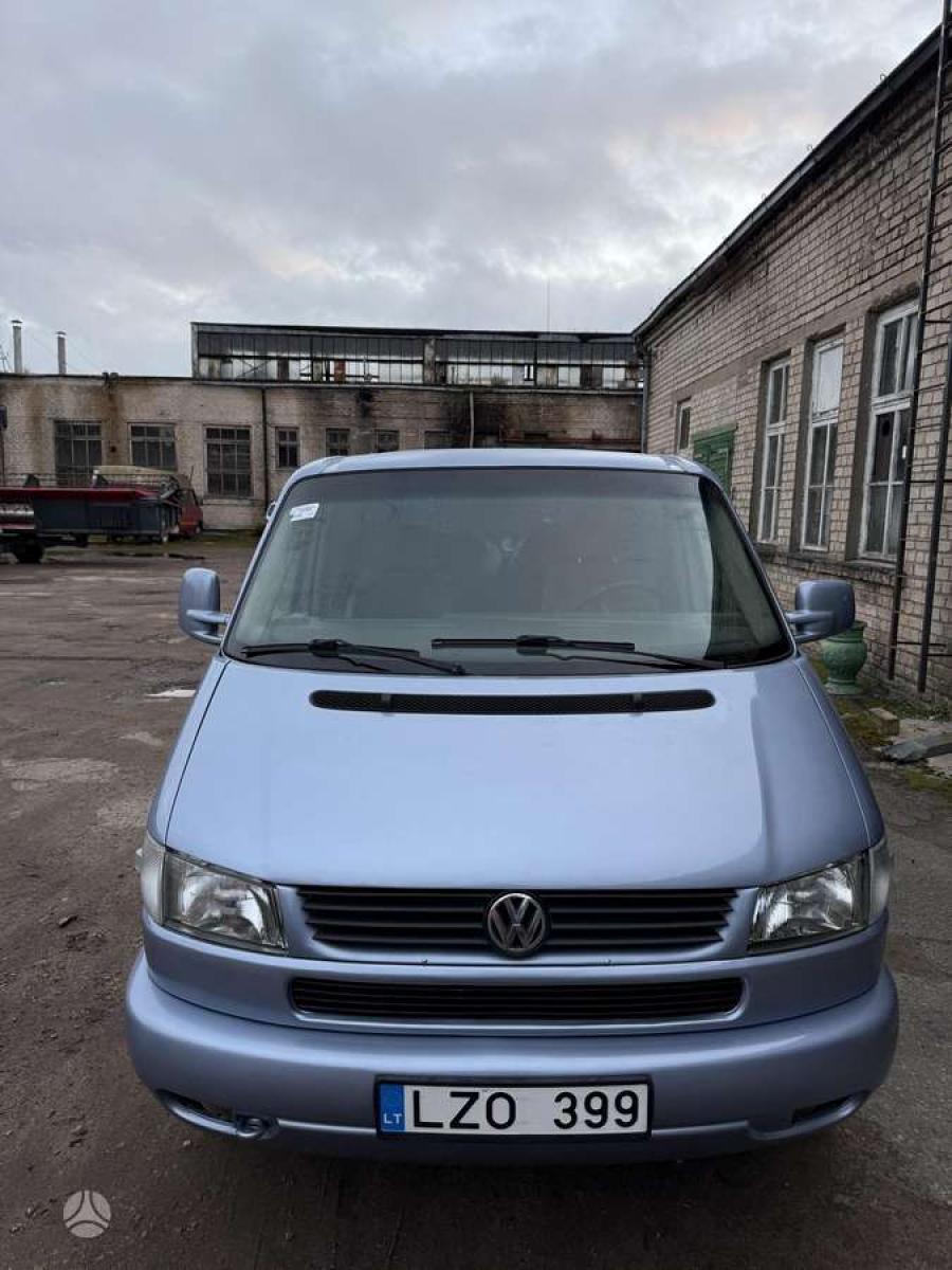 Blue Volkswagen Caravelle 1999 in Kursenai, with an engine capacity of 2.50 L and mileage of 430 thousand km for 3900 €, photo 1 on AUTOMOTO.COM.LV