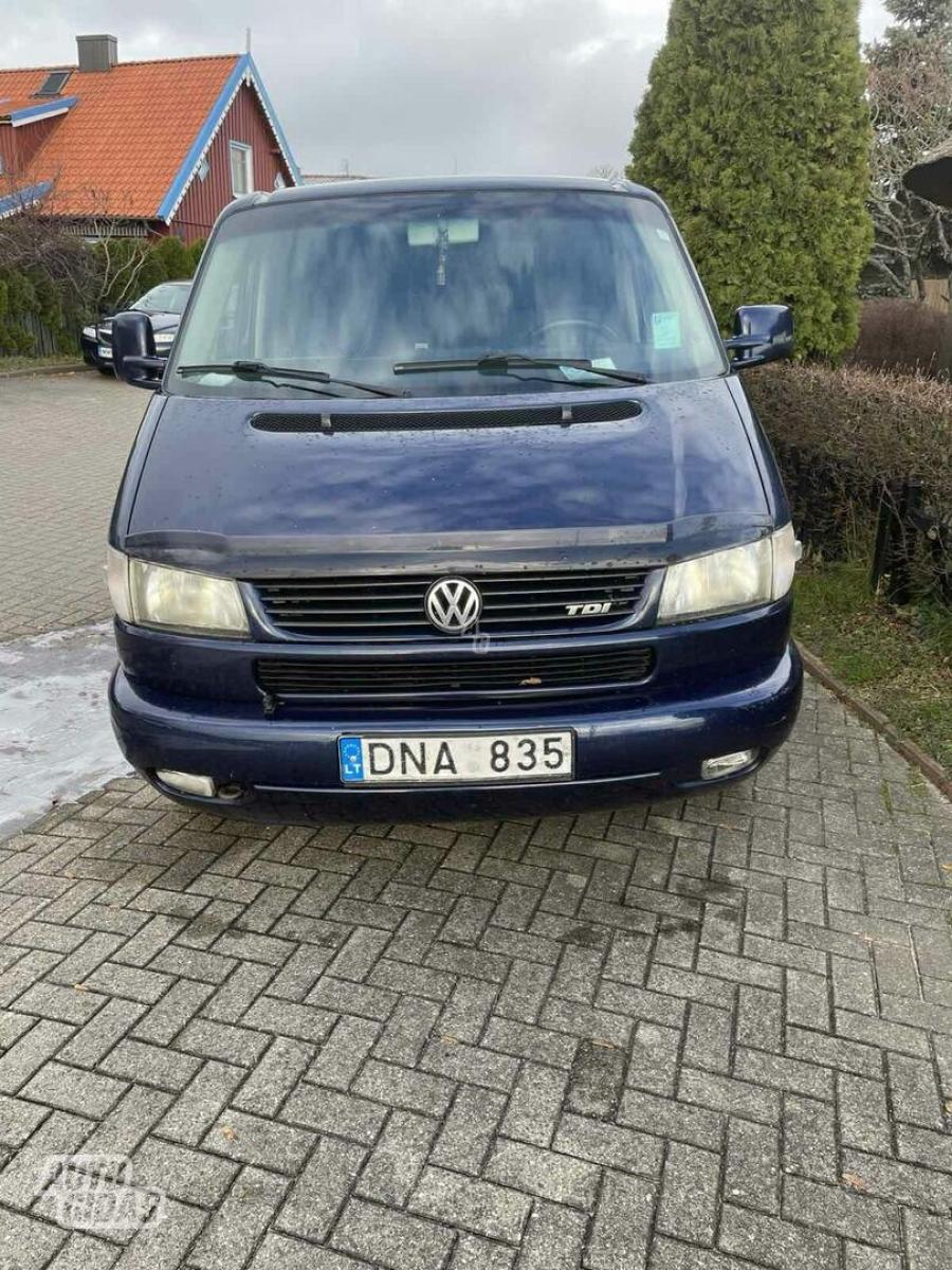 Blue Volkswagen Caravelle 2002 in Klaipeda, with an engine capacity of 2.50 L and mileage of 550 thousand km for 3800 €, photo 1 on AUTOMOTO.COM.LV