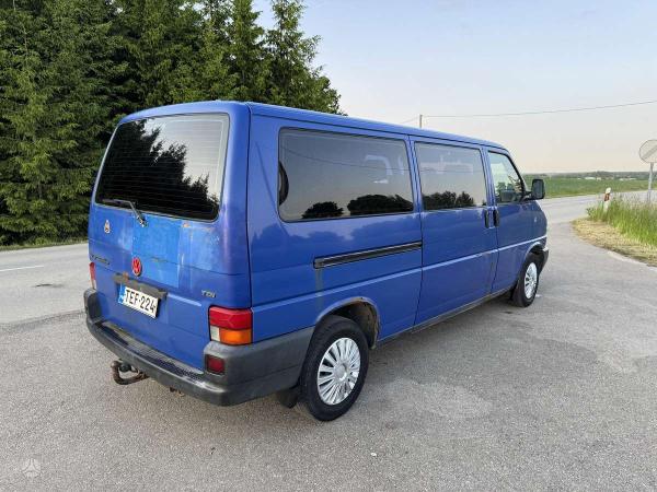 Zils Volkswagen Caravelle 2002 Kelmė, ar dzinēja tilpumu 2.46 L un nobraukumu 360 tūkst. km par 3000 €, foto 5 vietnē AUTOMOTO.COM.LV