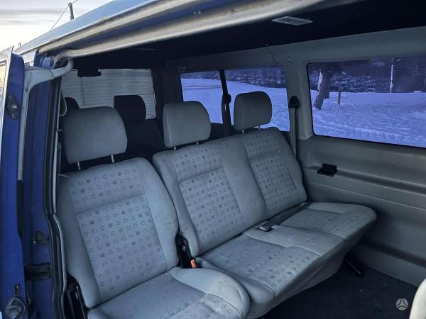 Zils Volkswagen Caravelle 2002 Kelmė, ar dzinēja tilpumu 2.46 L un nobraukumu 360 tūkst. km par 3000 €, foto 7 vietnē AUTOMOTO.COM.LV