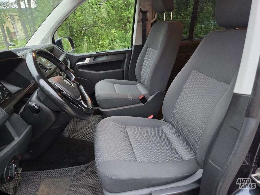 Blue Volkswagen Caravelle 2017 in Vilnius, with an engine capacity of 2.00 L and mileage of 204 thousand km for 18100 €, photo 3 on AUTOMOTO.COM.LV