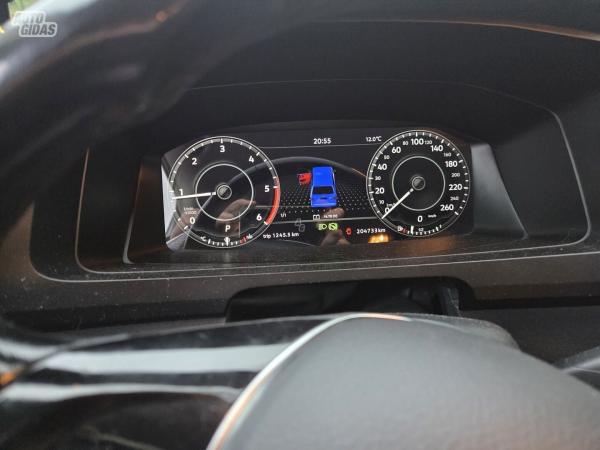 Blue Volkswagen Caravelle 2017 in Vilnius, with an engine capacity of 2.00 L and mileage of 204 thousand km for 18100 €, photo 3 on AUTOMOTO.COM.LV