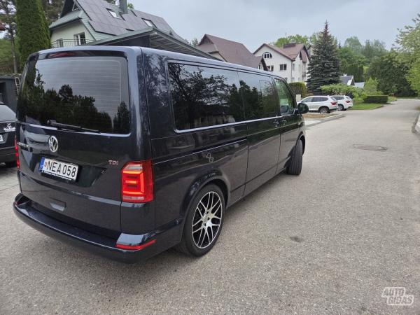 Blue Volkswagen Caravelle 2017 in Vilnius, with an engine capacity of 2.00 L and mileage of 204 thousand km for 18100 €, photo 4 on AUTOMOTO.COM.LV