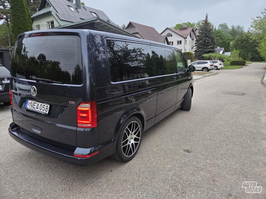 Blue Volkswagen Caravelle 2017 in Vilnius, with an engine capacity of 2.00 L and mileage of 204 thousand km for 18100 €, photo 5 on AUTOMOTO.COM.LV