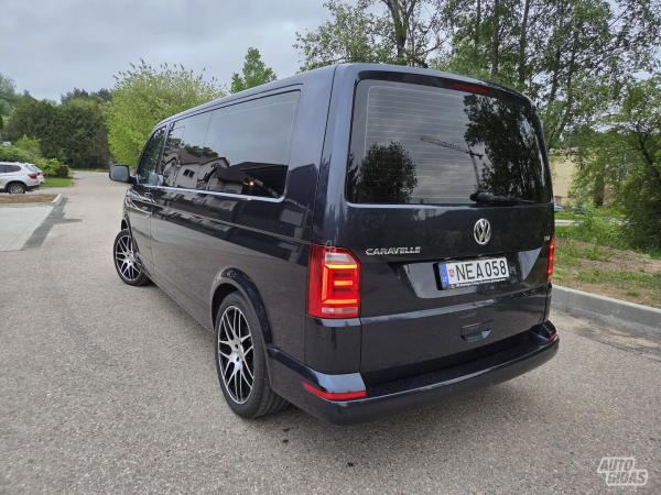 Blue Volkswagen Caravelle 2017 in Vilnius, with an engine capacity of 2.00 L and mileage of 204 thousand km for 18100 €, photo 5 on AUTOMOTO.COM.LV