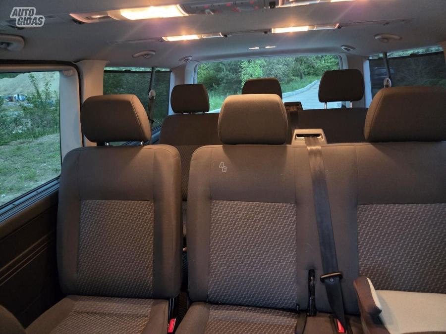 Blue Volkswagen Caravelle 2017 in Vilnius, with an engine capacity of 2.00 L and mileage of 204 thousand km for 18100 €, photo 7 on AUTOMOTO.COM.LV