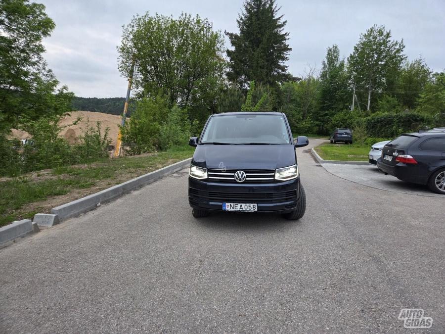 Blue Volkswagen Caravelle 2017 in Vilnius, with an engine capacity of 2.00 L and mileage of 204 thousand km for 18100 €, photo 8 on AUTOMOTO.COM.LV