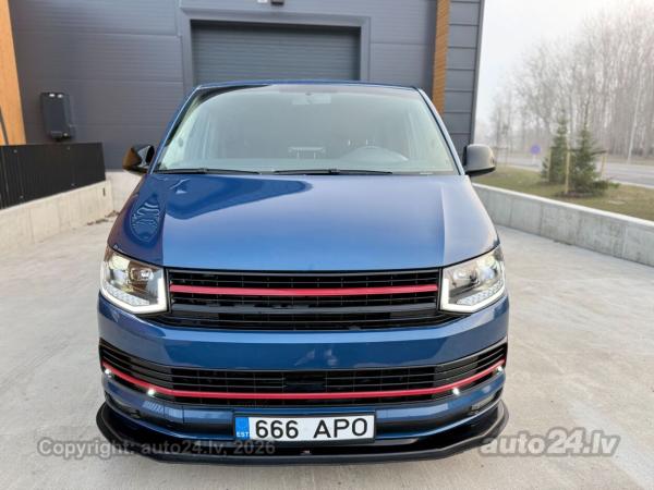 Zils Volkswagen Caravelle 2005 Tallina, ar dzinēja tilpumu 2.50 L un nobraukumu 540 tūkst. km par 9999 €, foto 2 vietnē AUTOMOTO.COM.LV
