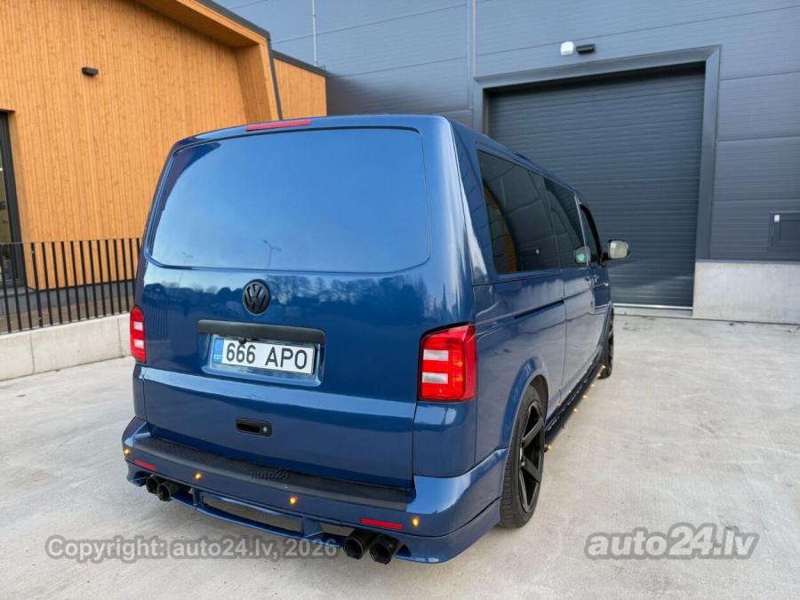 Zils Volkswagen Caravelle 2005 Tallina, ar dzinēja tilpumu 2.50 L un nobraukumu 540 tūkst. km par 9999 €, foto 10 vietnē AUTOMOTO.COM.LV