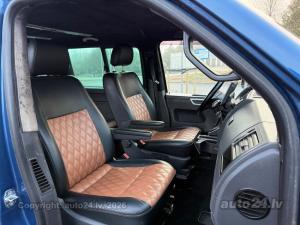 Zils Volkswagen Caravelle 2005 Tallina, ar dzinēja tilpumu 2.50 L un nobraukumu 540 tūkst. km par 9999 €, foto 13 vietnē AUTOMOTO.COM.LV